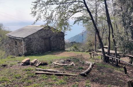 Sentier en boucle partant de Recco à Capreno et retour.